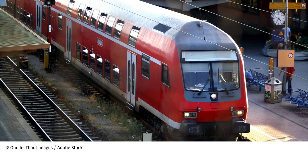 New in Germany? Getting around by bus and train | Verbraucherzentrale.de
