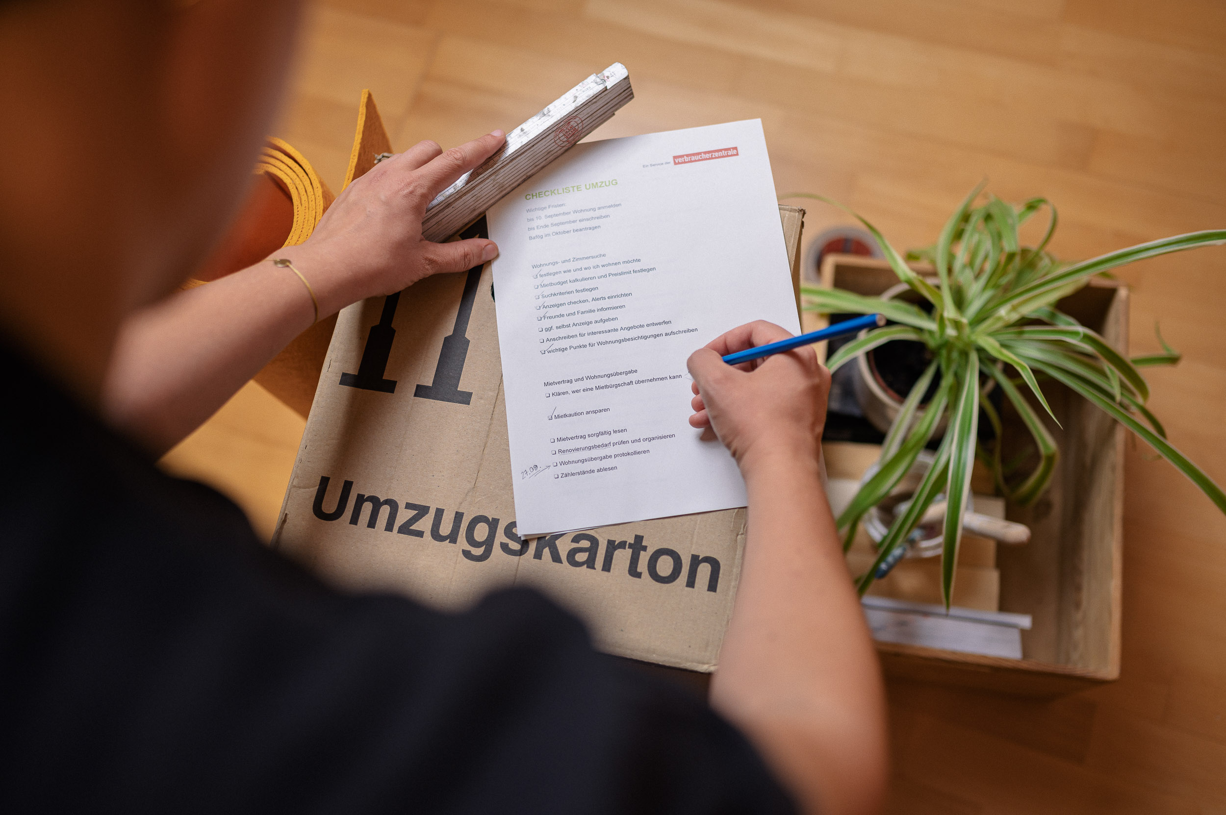 Umzugs-Checkliste: Was ist beim Einzug in deine eigene Wohnung zu ...